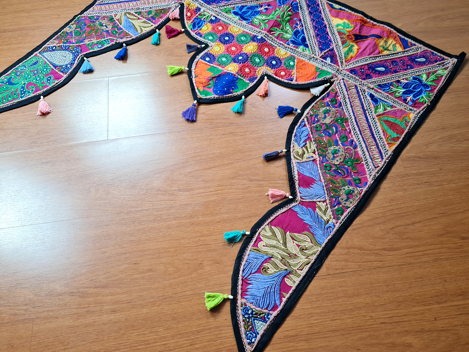 Bandô de porta indiano (Toran) em arco colorido 100cm – Bazar Indiano