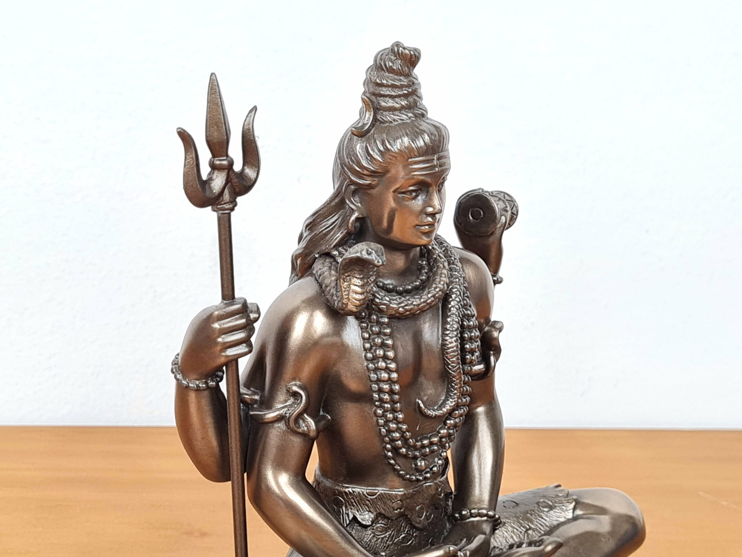 Estátua do Deus Shiva da Veronese Design em postura de lótus 15 cm – Bazar Indiano
